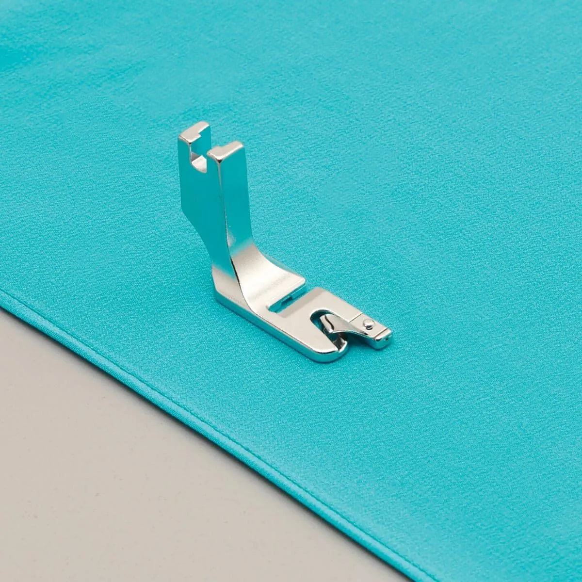 Baby Lock Rolled Hem Foot – Quiltandsew.com